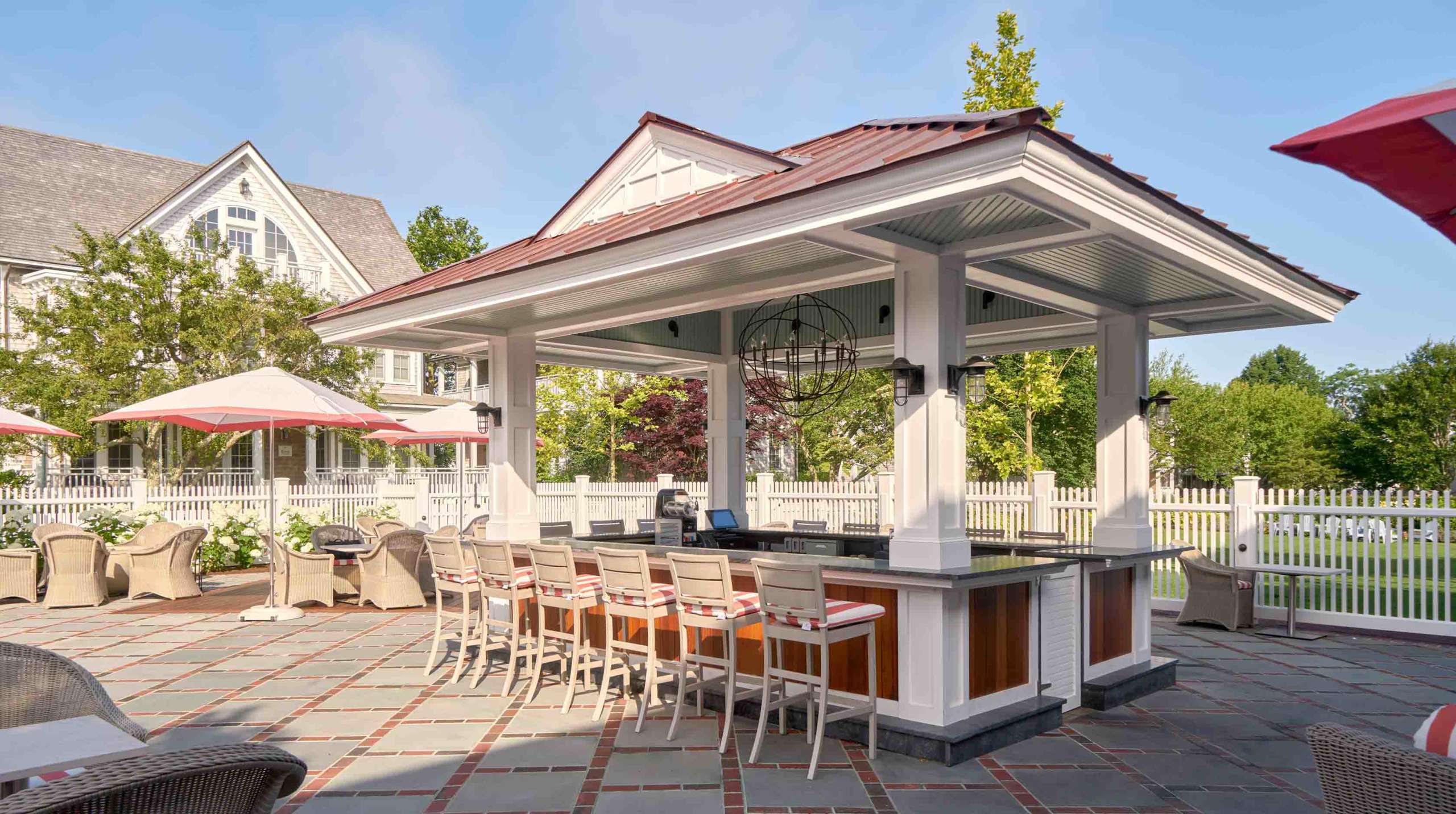 Roxy Pool Bar | Harbor View Hotel